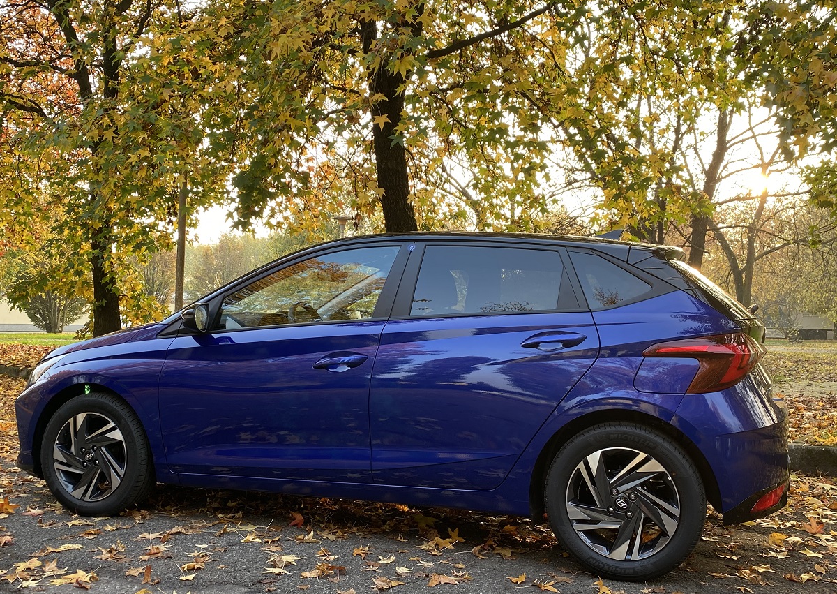 Nuova Hyundai i20 prova su strada: come si guida, cosa piace e i consumi