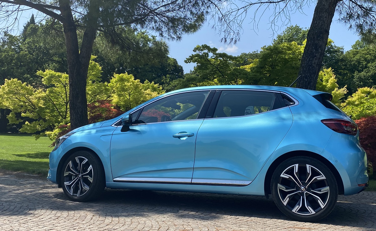Renault Clio E-Tech: la prova su strada della full hybrid 140 CV ...