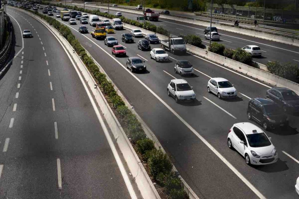 Aumenta la distanza di sicurezza dal veicolo che precede: cosa dice il Codice e come si calcola ...