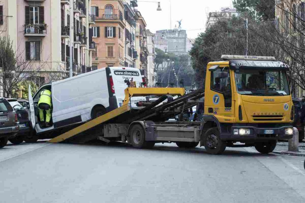 Possono rimuovere l'auto parcheggiata su una strada privata? Queste ...