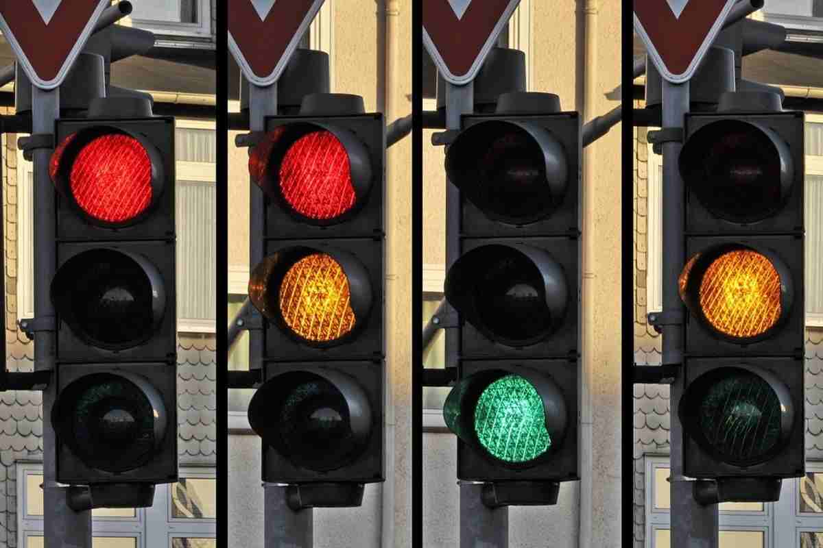 Codice della strada, altra svolta con i semafori: ora siamo tutti nei ...
