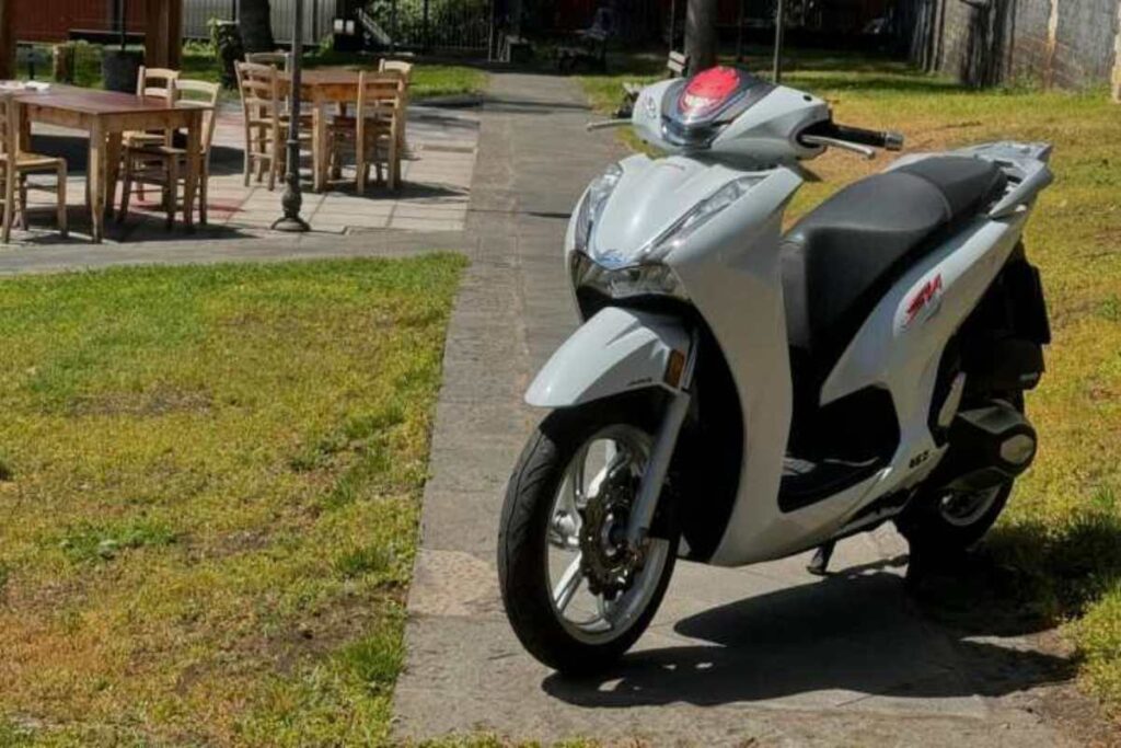 Honda SH, lanciata una promozione imbattibile: a questo prezzo è quasi ...