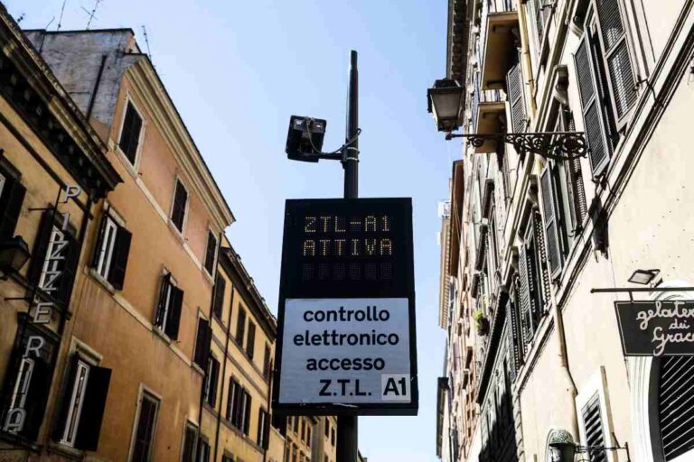 ZTL, ecco quanto puoi restare senza prendere la multa: cosa dice la ...