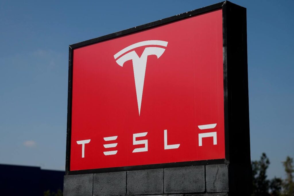 Cosa significa il simbolo della Tesla? C'è molto più di ciò che si vede ...