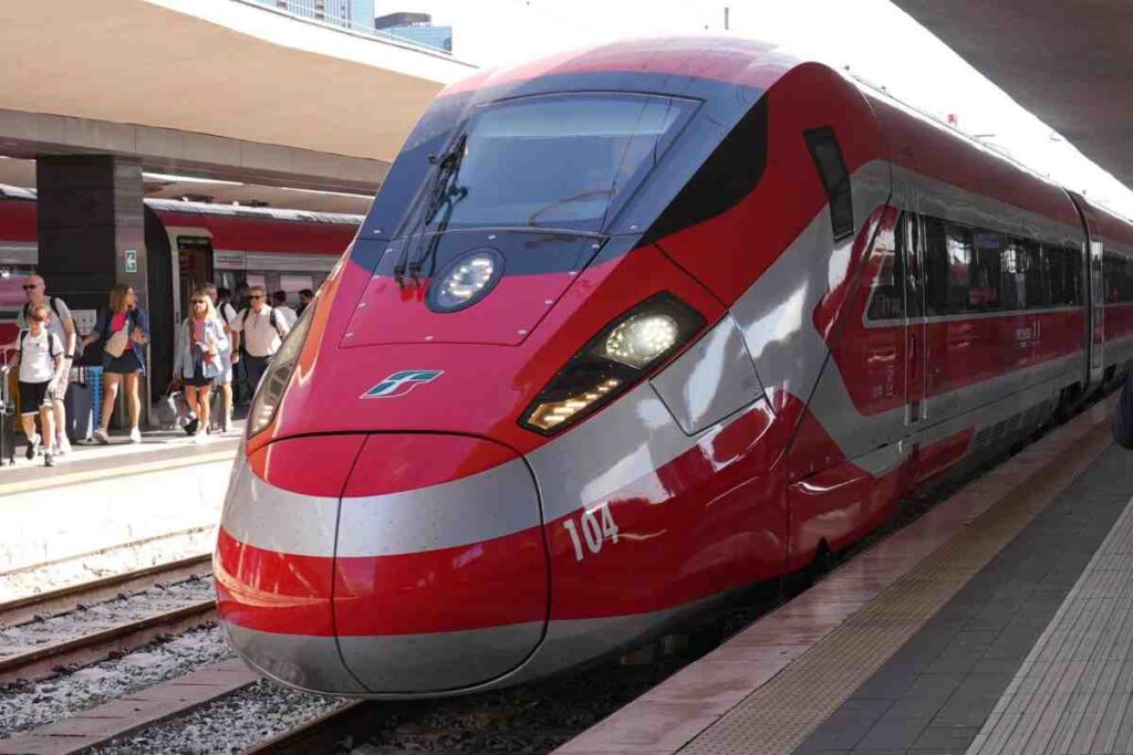 Frecciarossa, biglietti a metà prezzo: già disponibili sul sito, sconti ...